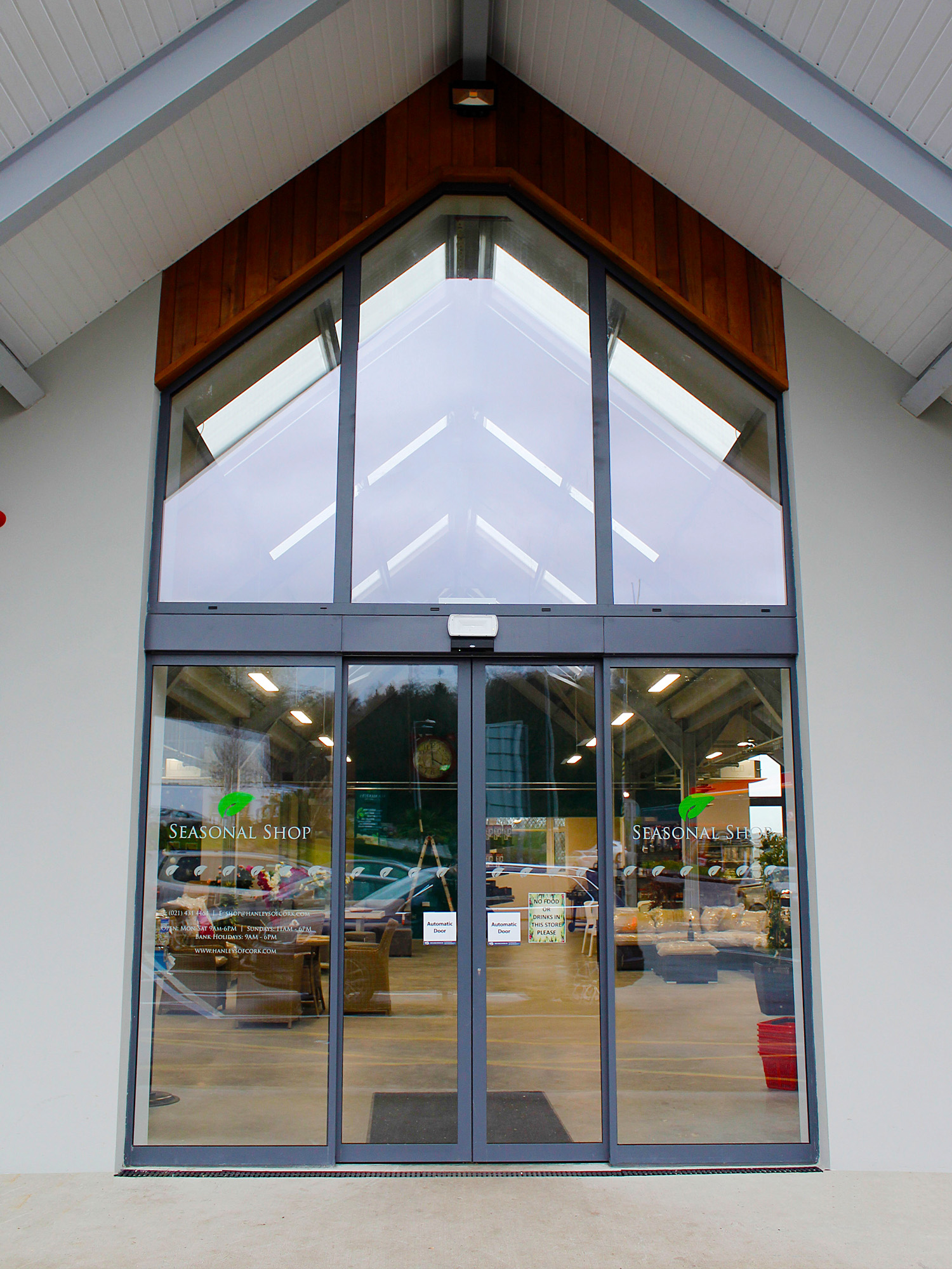 Linear Sliding Doors | IDS